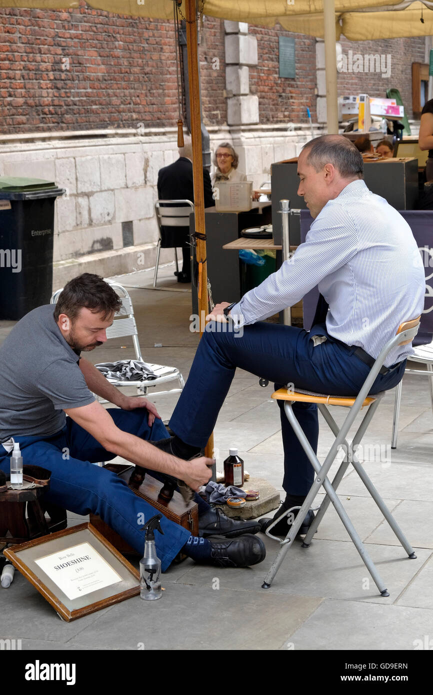 Shoe shine england hi-res stock photography and images - Alamy