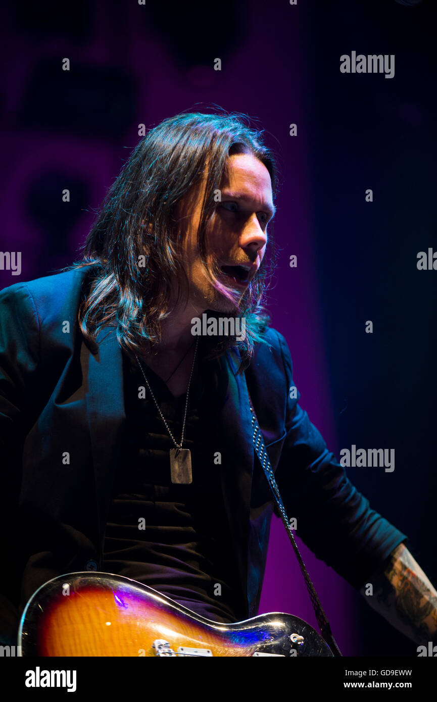 Myles kennedy alter bridge hi-res stock photography and images - Alamy