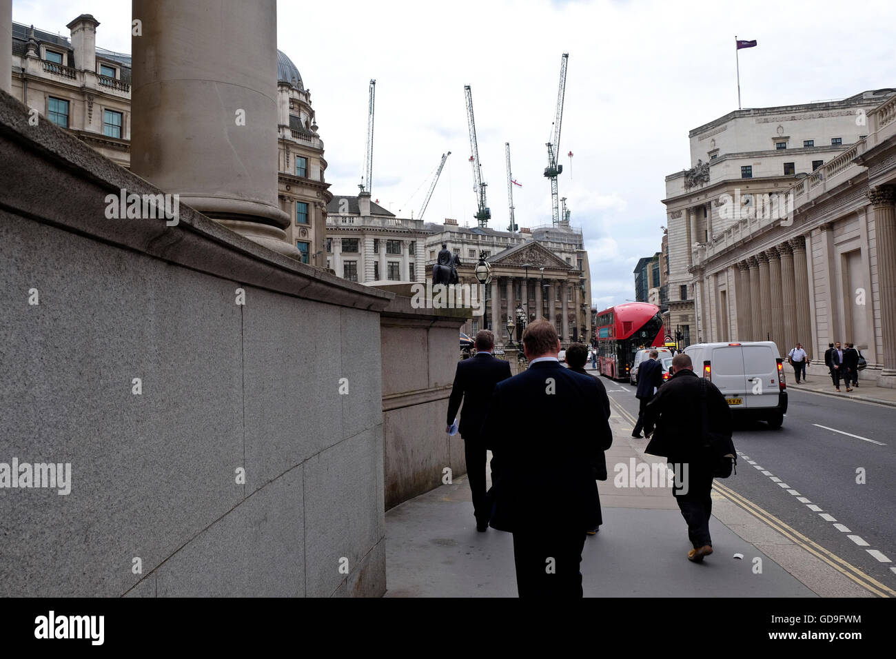 London skyline construction hi-res stock photography and images - Alamy