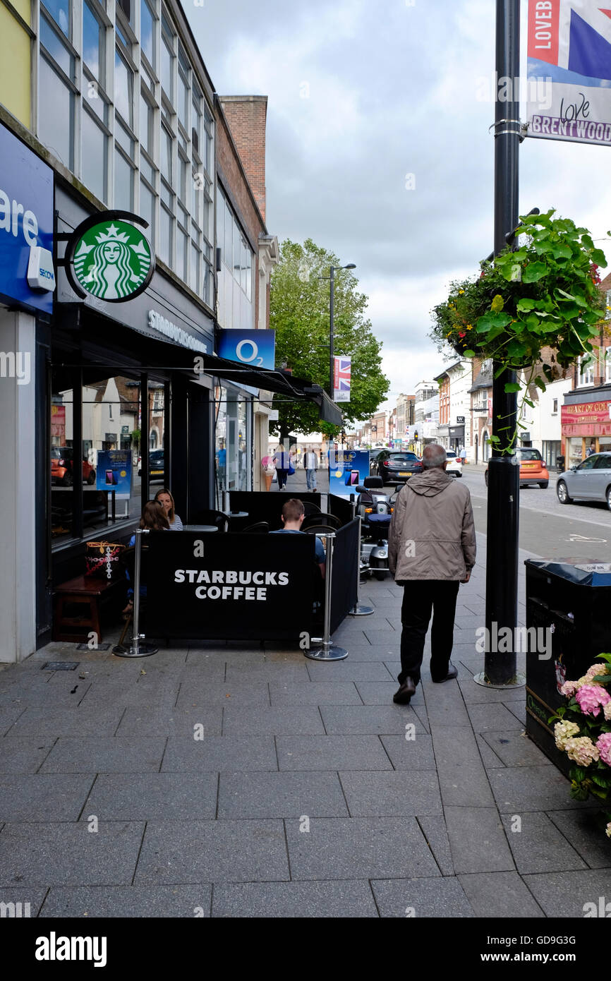 Starbucks pavement coffee shop in the High Street of Brentwood Essex ...