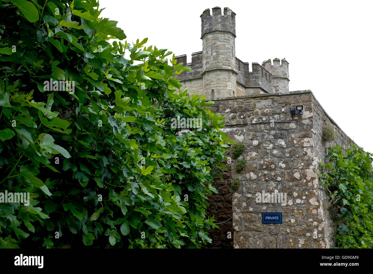 Leeds castle ramparts hi-res stock photography and images - Alamy