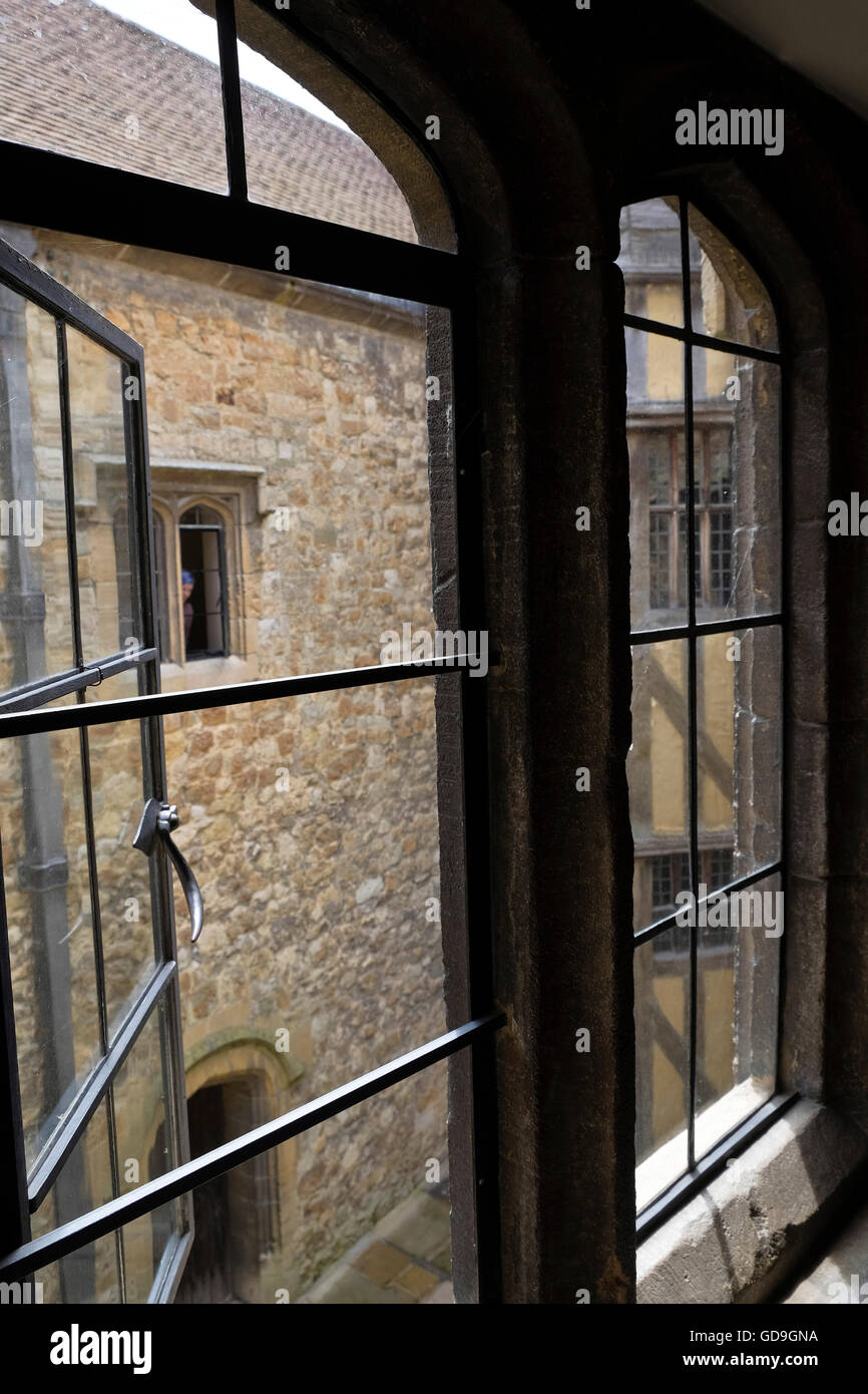 Through the window into the courtyard at Leeds Castle in Kent Stock ...