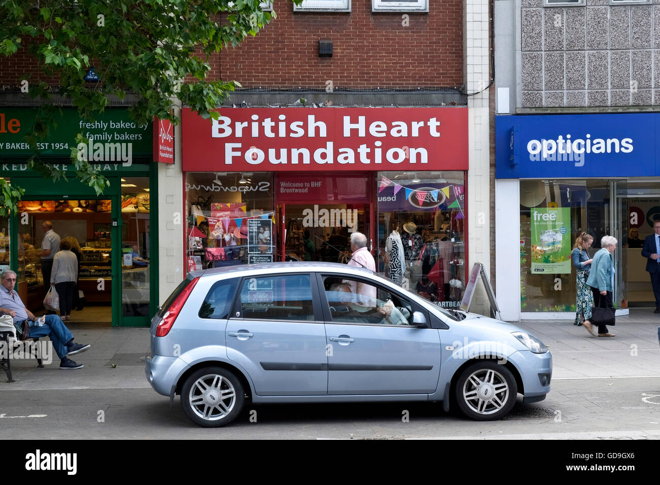 British heart foundation store hi-res stock photography and images - Alamy