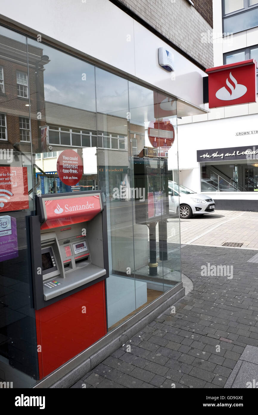 Santander atm hi-res stock photography and images - Alamy
