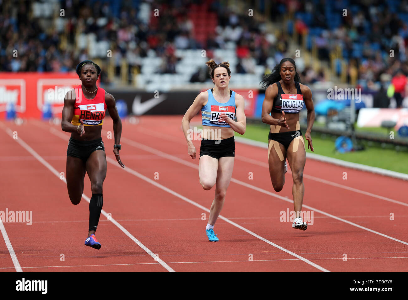 Desiree HENRY, Sophie PAPPS & Montell DOUGLAS running in the Women's ...
