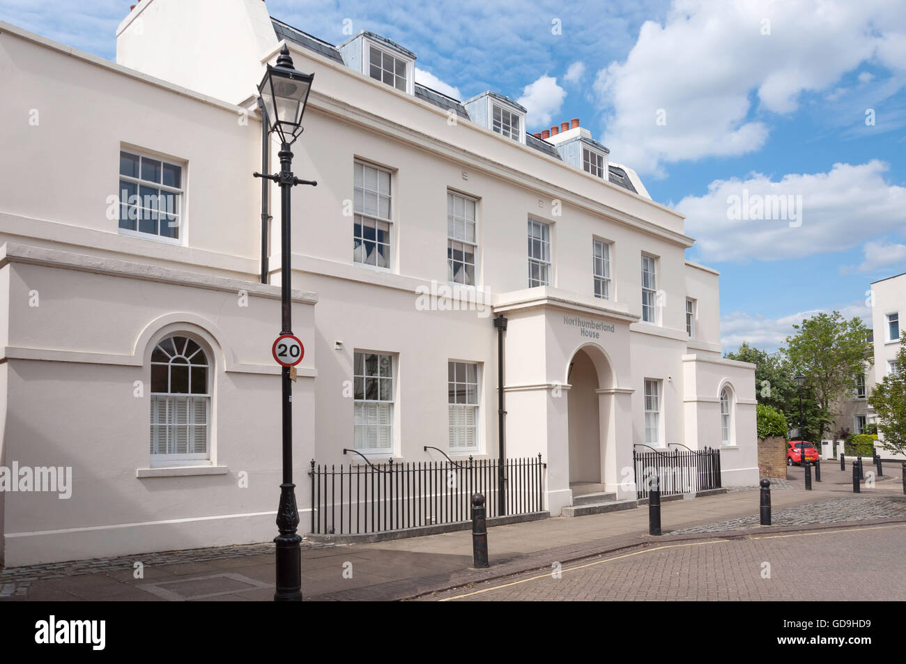 Isleworth hi-res stock photography and images - Alamy