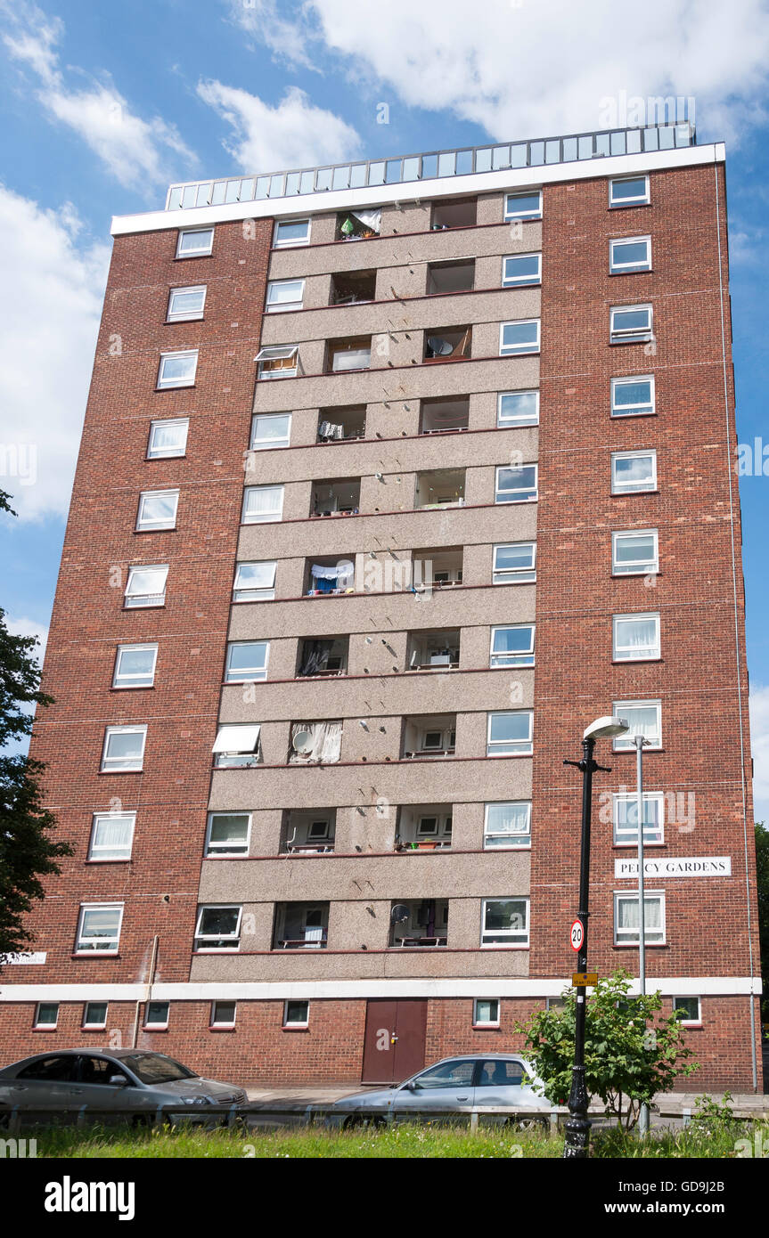 London housing estate hi-res stock photography and images - Alamy