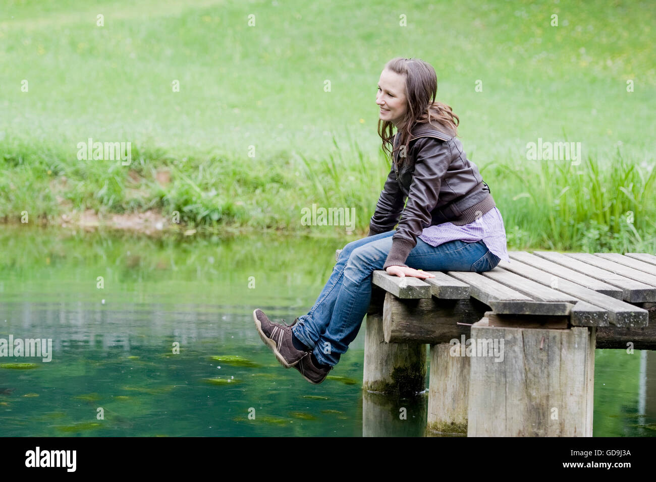 Pond jetty hi-res stock photography and images - Alamy