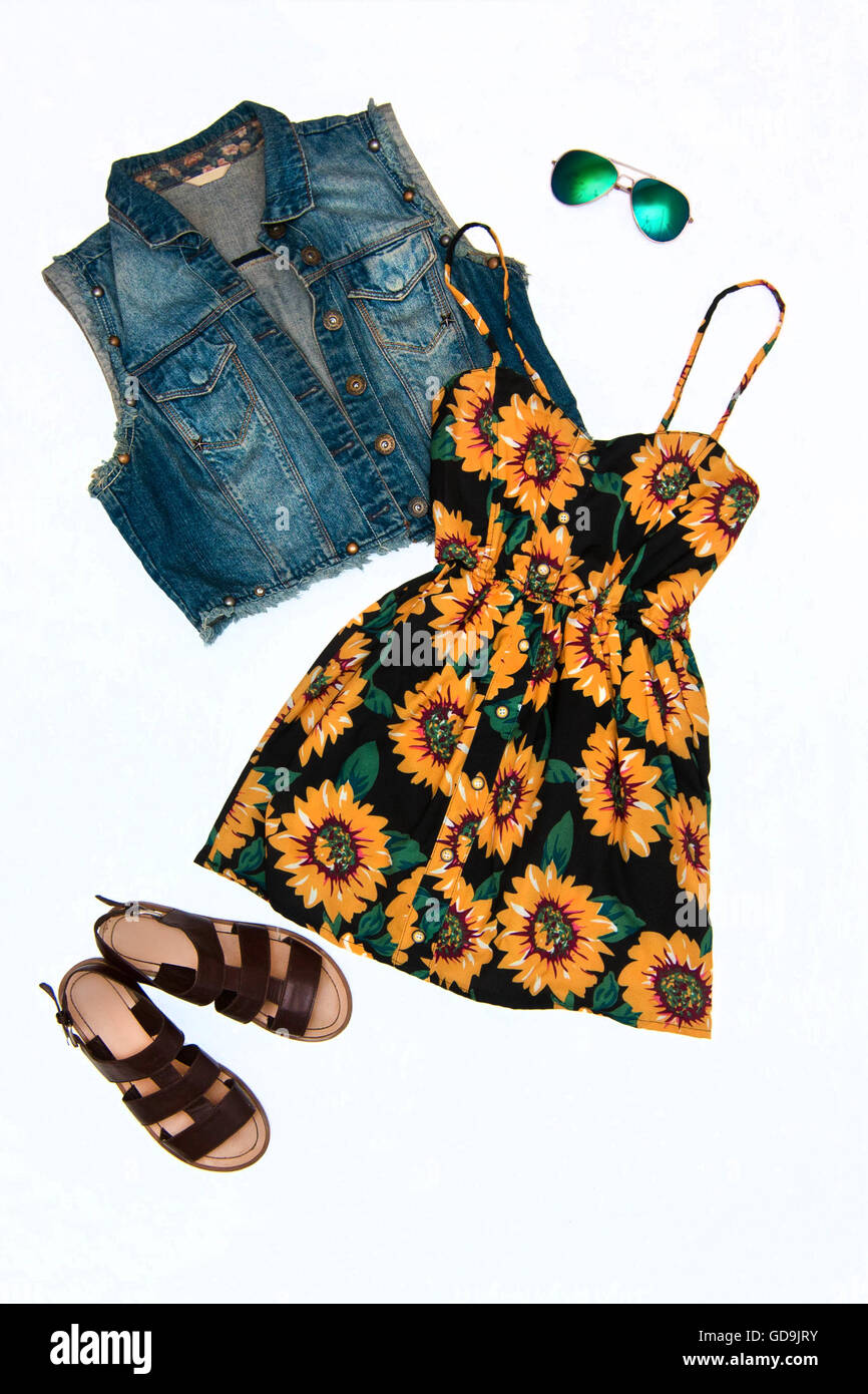 Overhead outfit fashion essentials set hi-res stock photography and ...