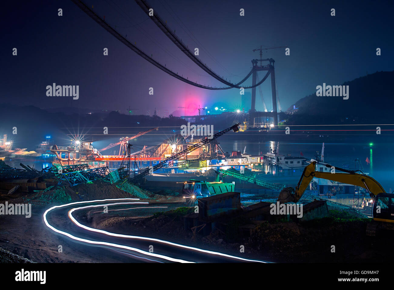 The construction of the Jiangjin Yangtze River Bridge Stock Photo - Alamy