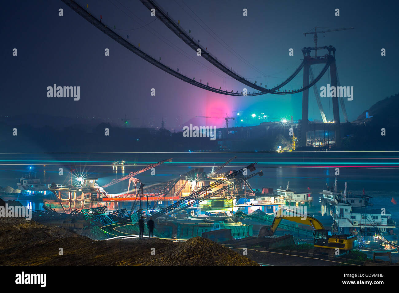 The construction of the Jiangjin Yangtze River Bridge Stock Photo - Alamy