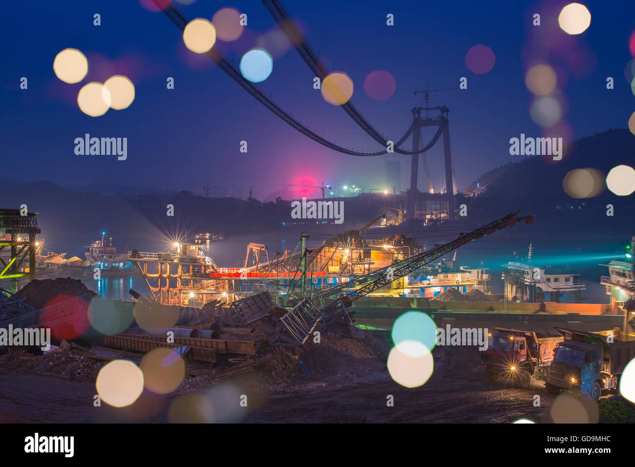 The construction of the Jiangjin Yangtze River Bridge Stock Photo - Alamy