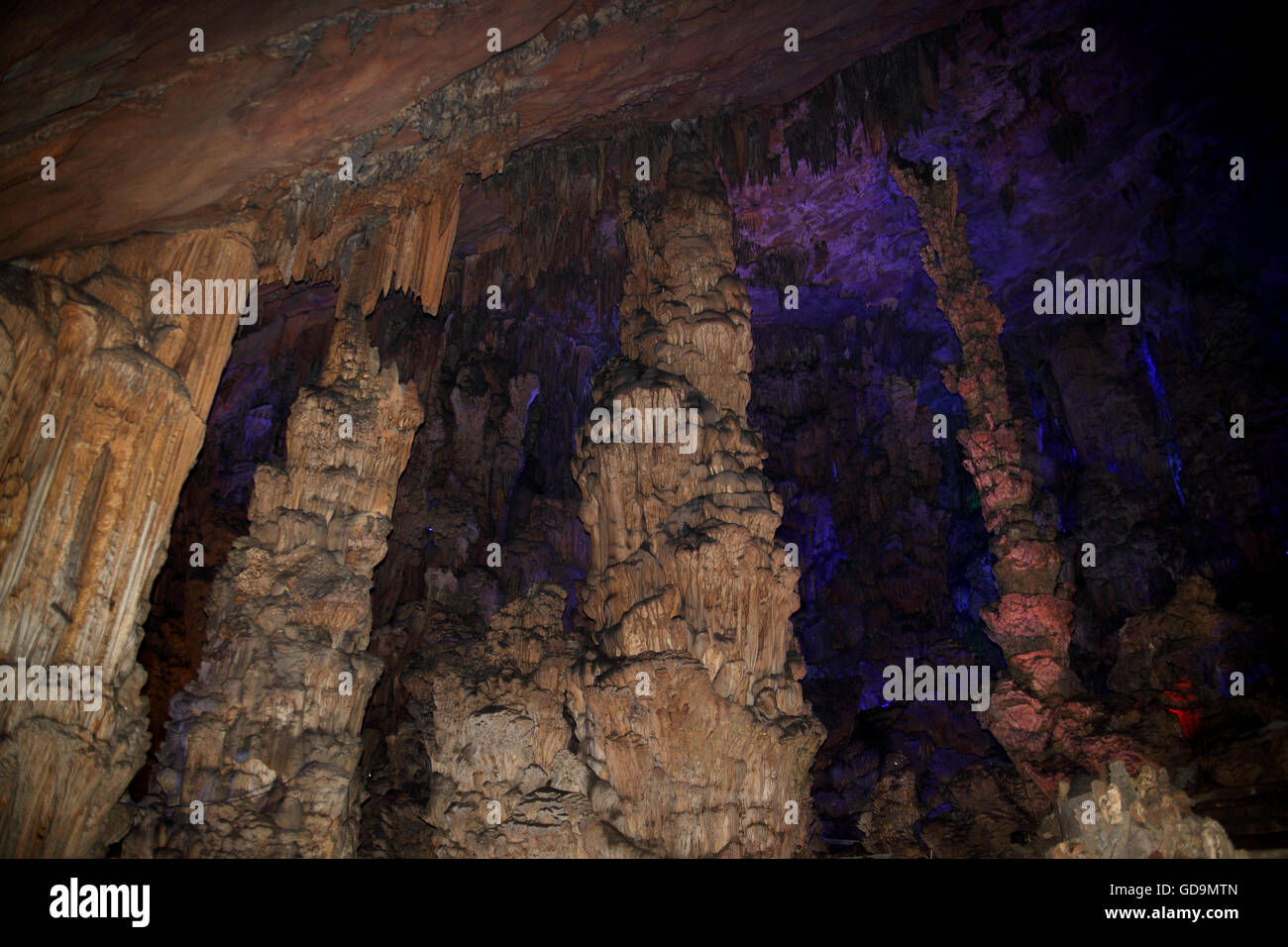 Cave floor hi-res stock photography and images - Alamy