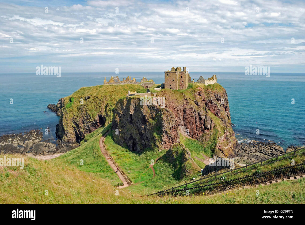 Dunnotar hi-res stock photography and images - Alamy