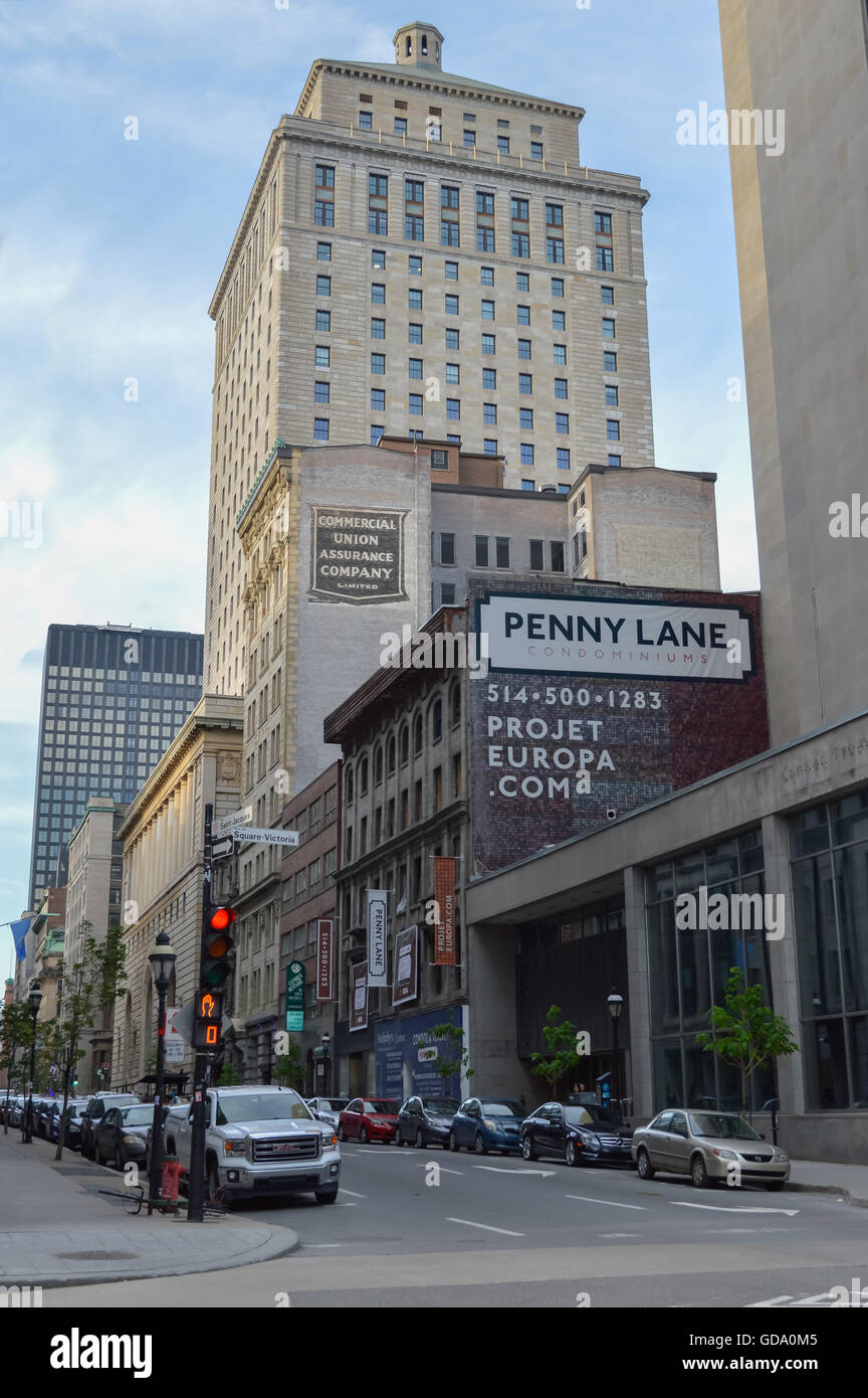 Montreal street intersection hi-res stock photography and images - Alamy