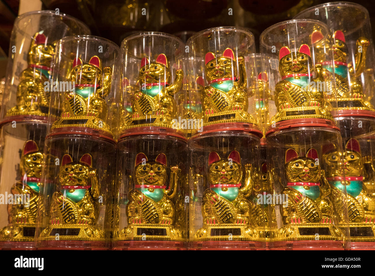 Chinese Cat Waving High Resolution Stock Photography and Images - Alamy