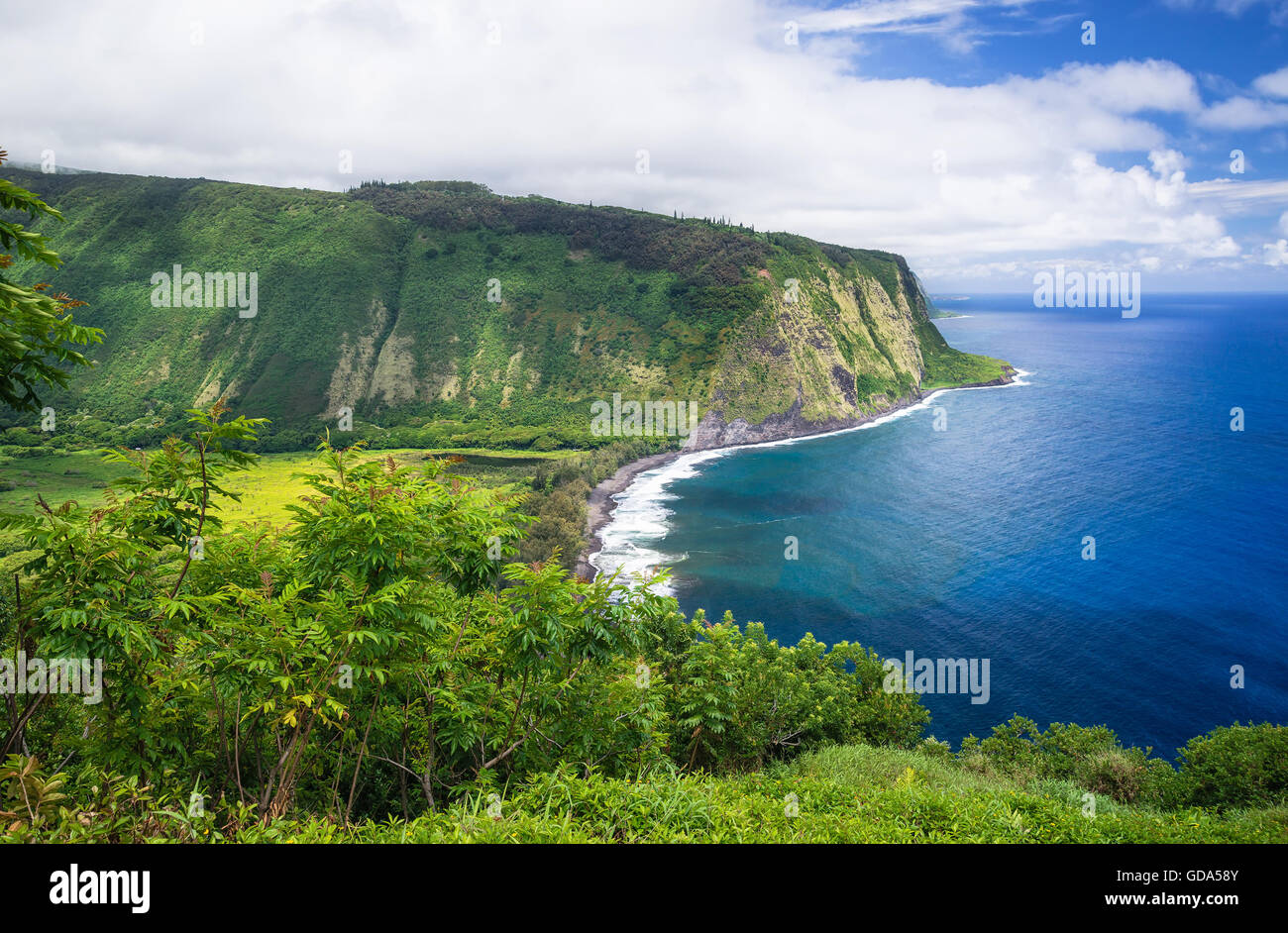 Waipio Valley Lookout view on Big Island, Hawaii Stock Photo - Alamy