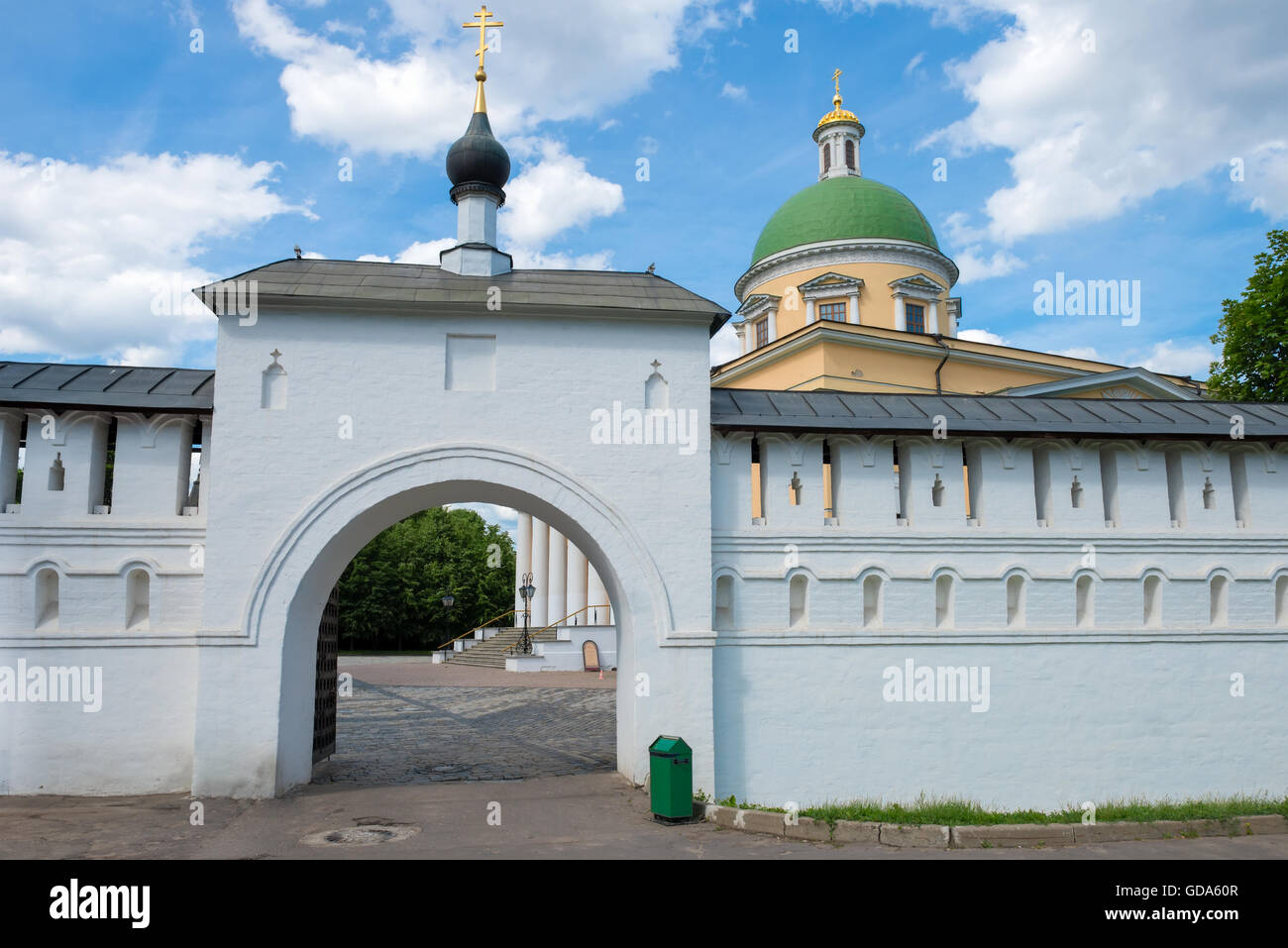 St daniel monastery moscow hi-res stock photography and images - Alamy