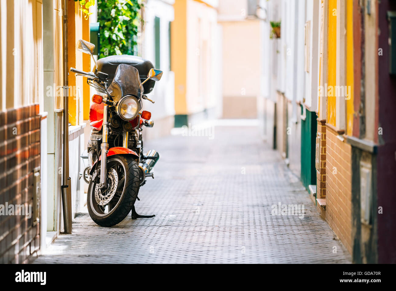 Motorcycle parking hi-res stock photography and images - Alamy