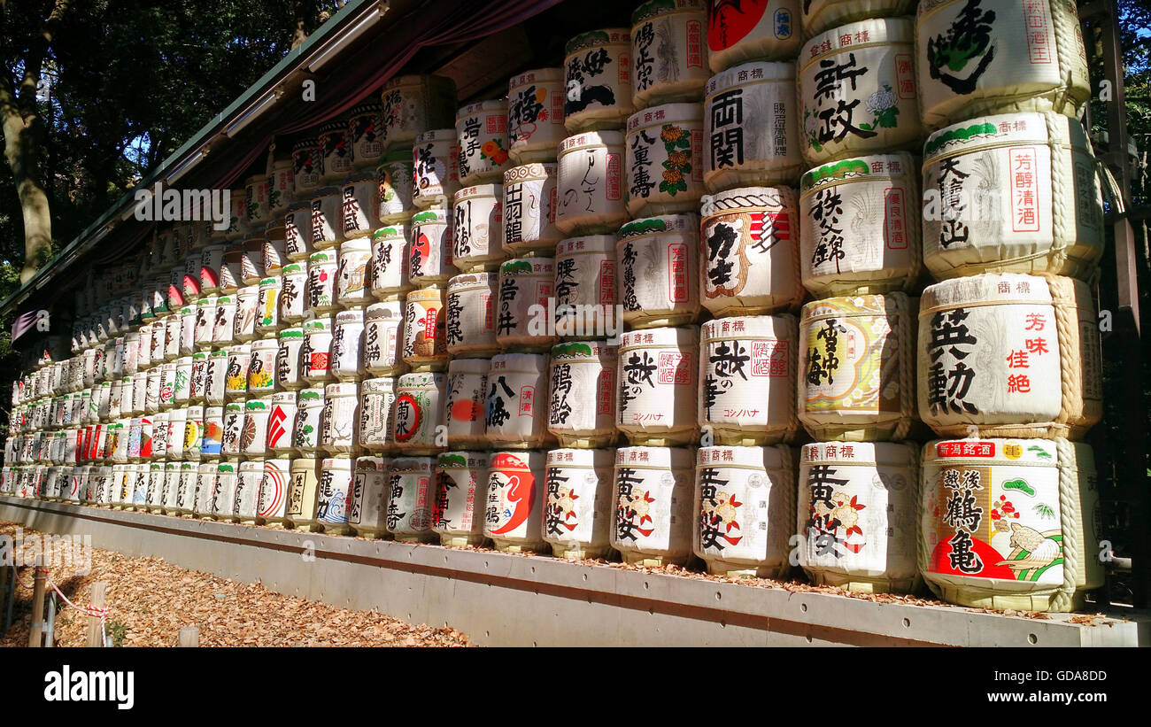 Sake barrel hi-res stock photography and images - Alamy