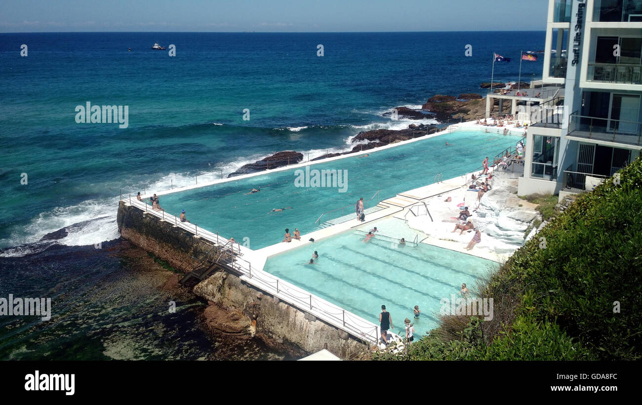pool on sea Stock Photo - Alamy