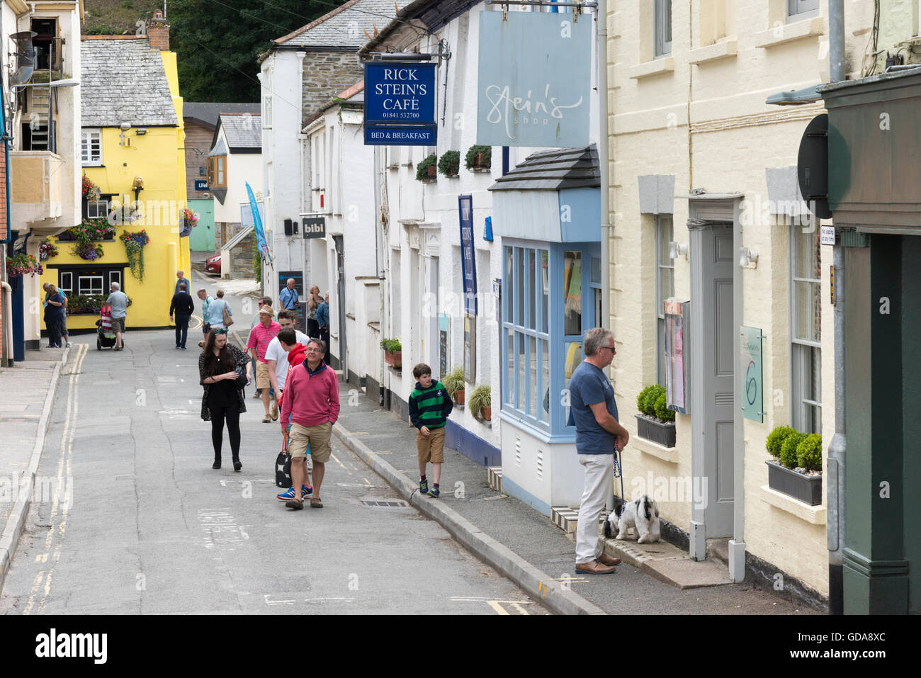 Middle street hi-res stock photography and images - Alamy