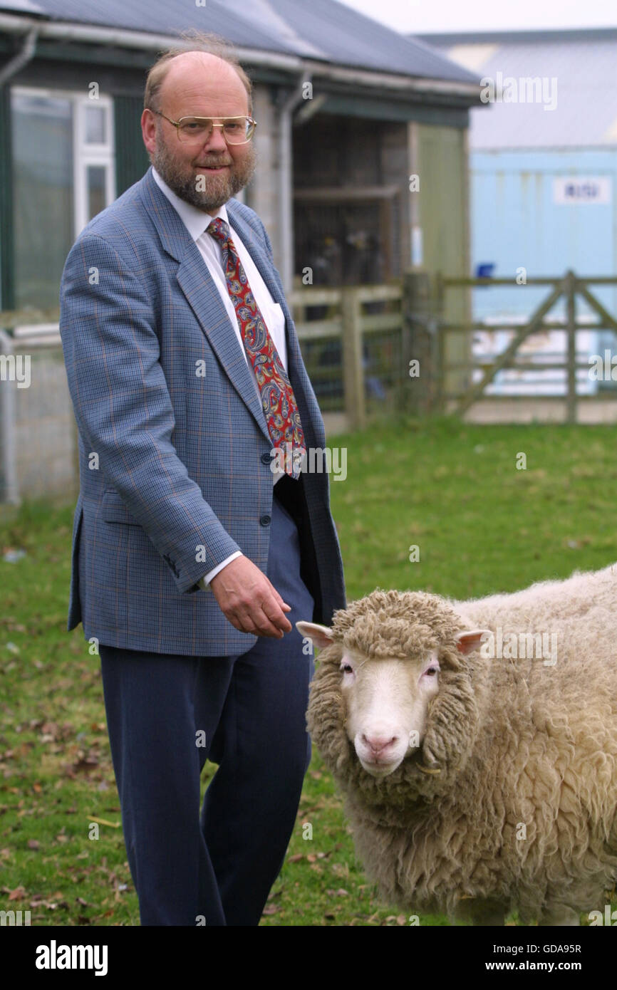 Dr ian wilmut hi-res stock photography and images - Alamy