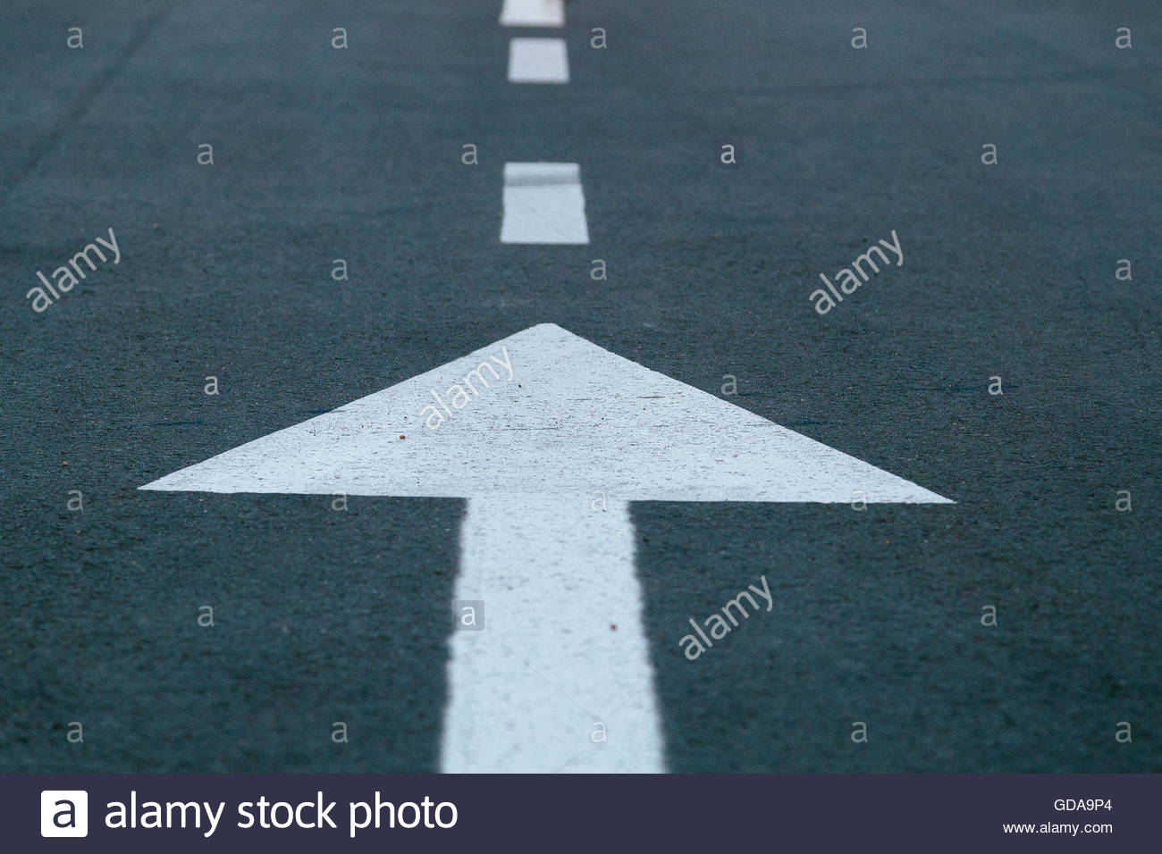 Road Curve Arrow Stock Photos & Road Curve Arrow Stock Images - Alamy