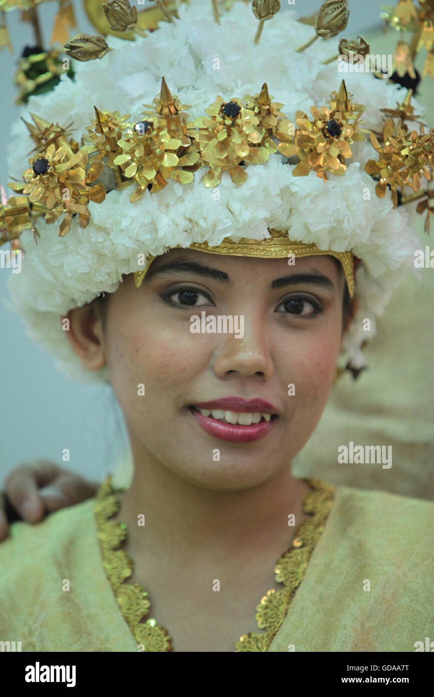 a women in traditional dress in the city of Bandar seri Begawan in the ...