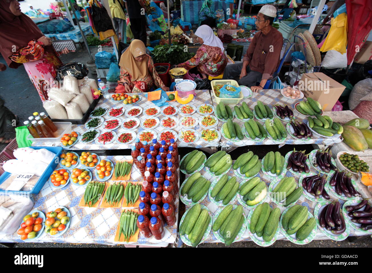 Brunei market hi-res stock photography and images - Alamy