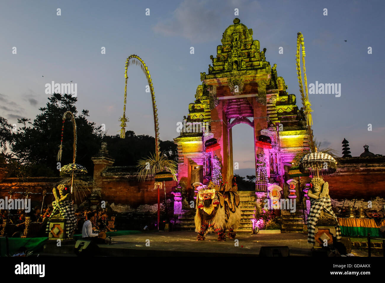 Badung, Indonesia. 14th July, 2016. Artists perform Balinese Barong ...