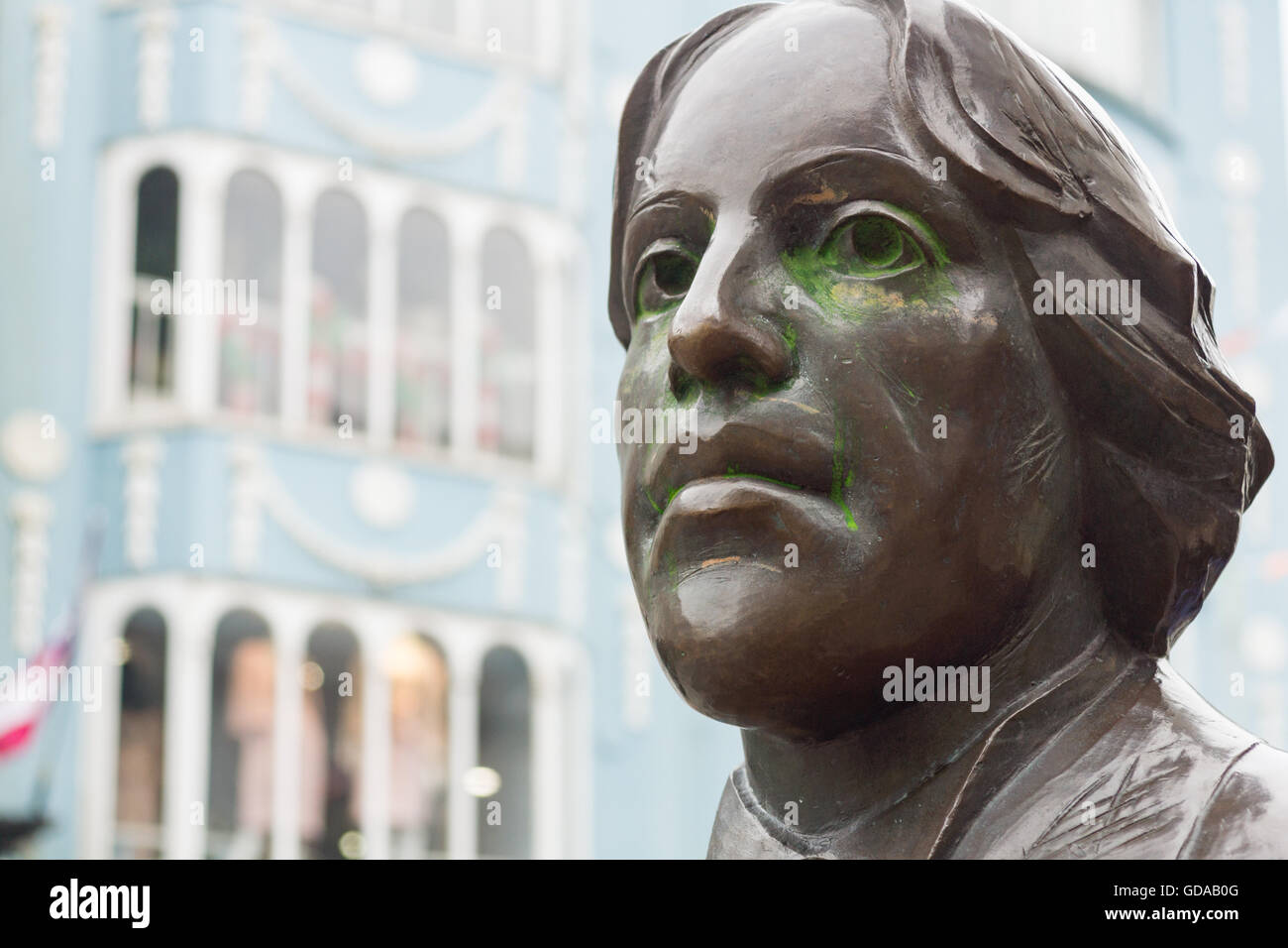 Ireland, Galway, statue of Oscar Wilde in Galway Stock Photo - Alamy