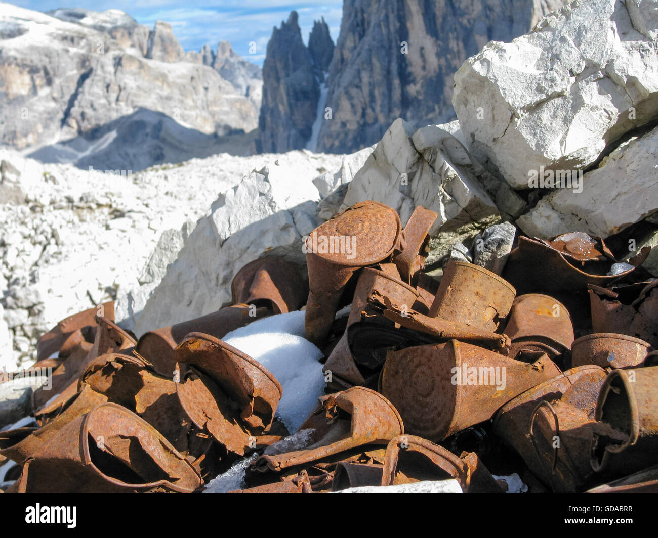 War scrap metal hi-res stock photography and images - Alamy