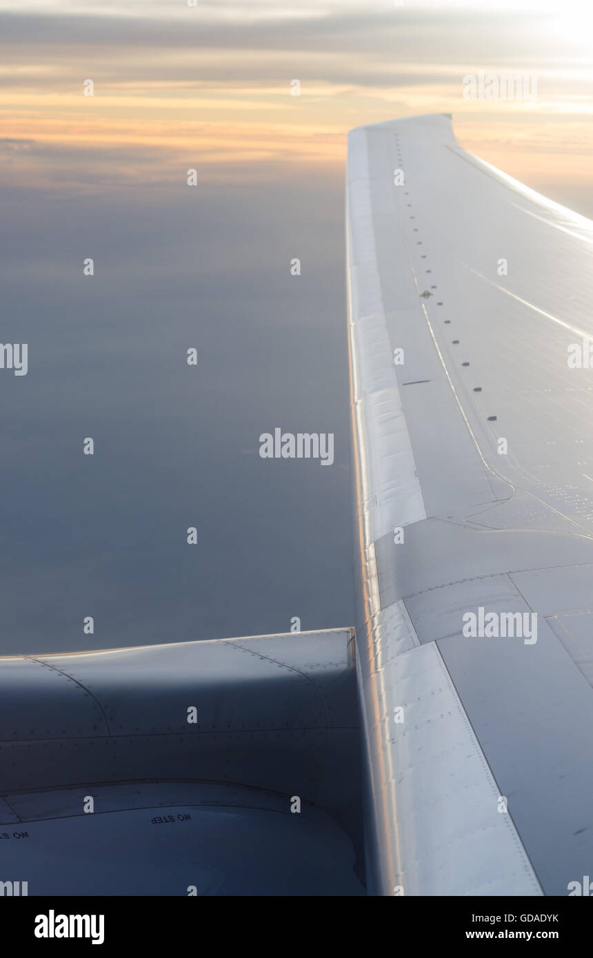 View of the wing of an airplane Stock Photo - Alamy