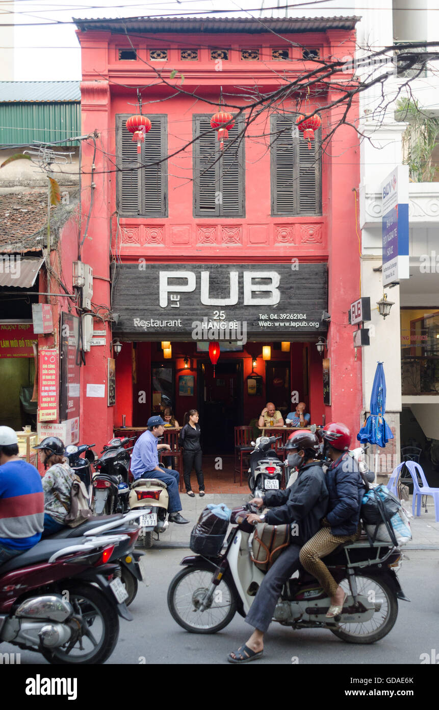 Vietnam, Hanoi, pub in a traditional Vietnamese building Stock Photo ...
