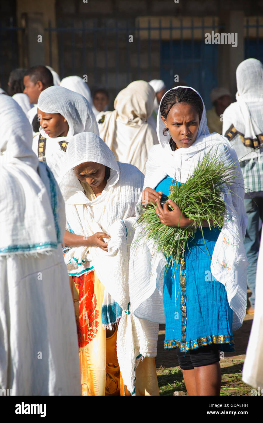 Ethiopian Orthodox Christian pilgrims gathering in Axum for Palm Sunday ...