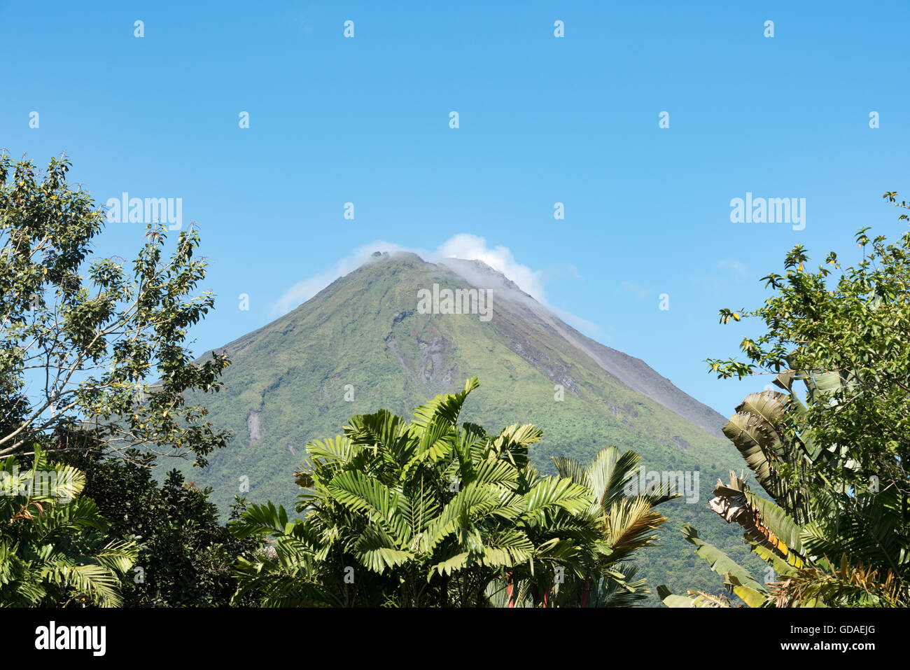 Mount arenal volcano hi-res stock photography and images - Alamy