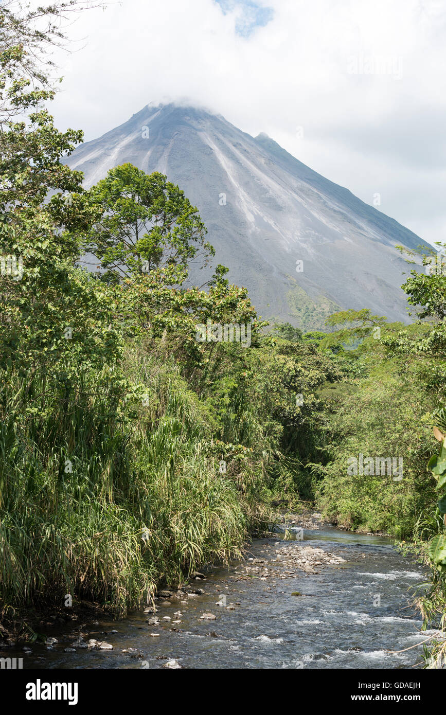 Mount arenal volcano hi-res stock photography and images - Alamy