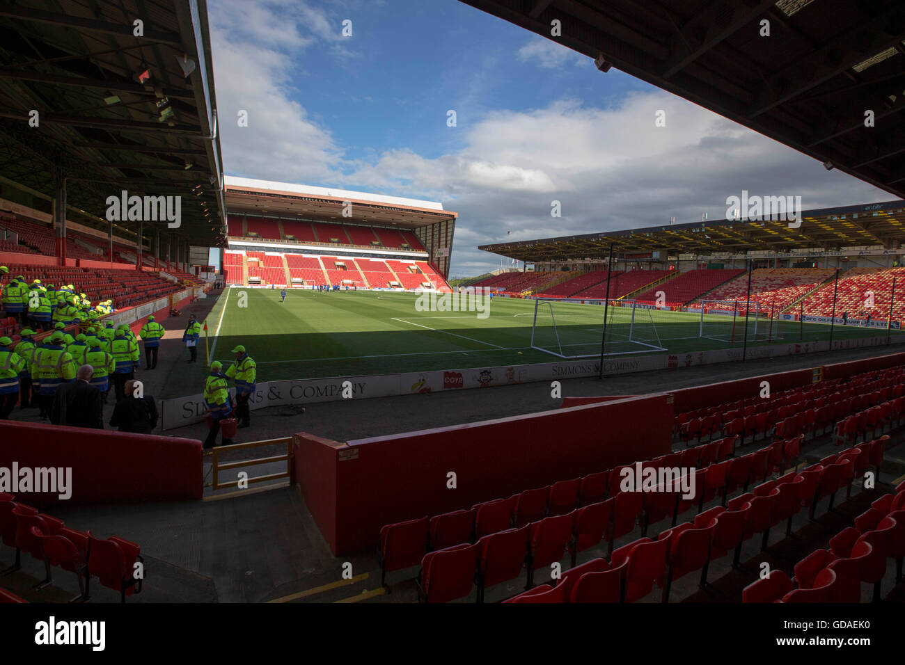 First leg match pittodrie stadium hi-res stock photography and images ...