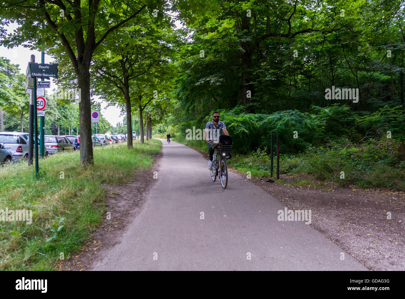 Paris cycling path people hi-res stock photography and images - Alamy