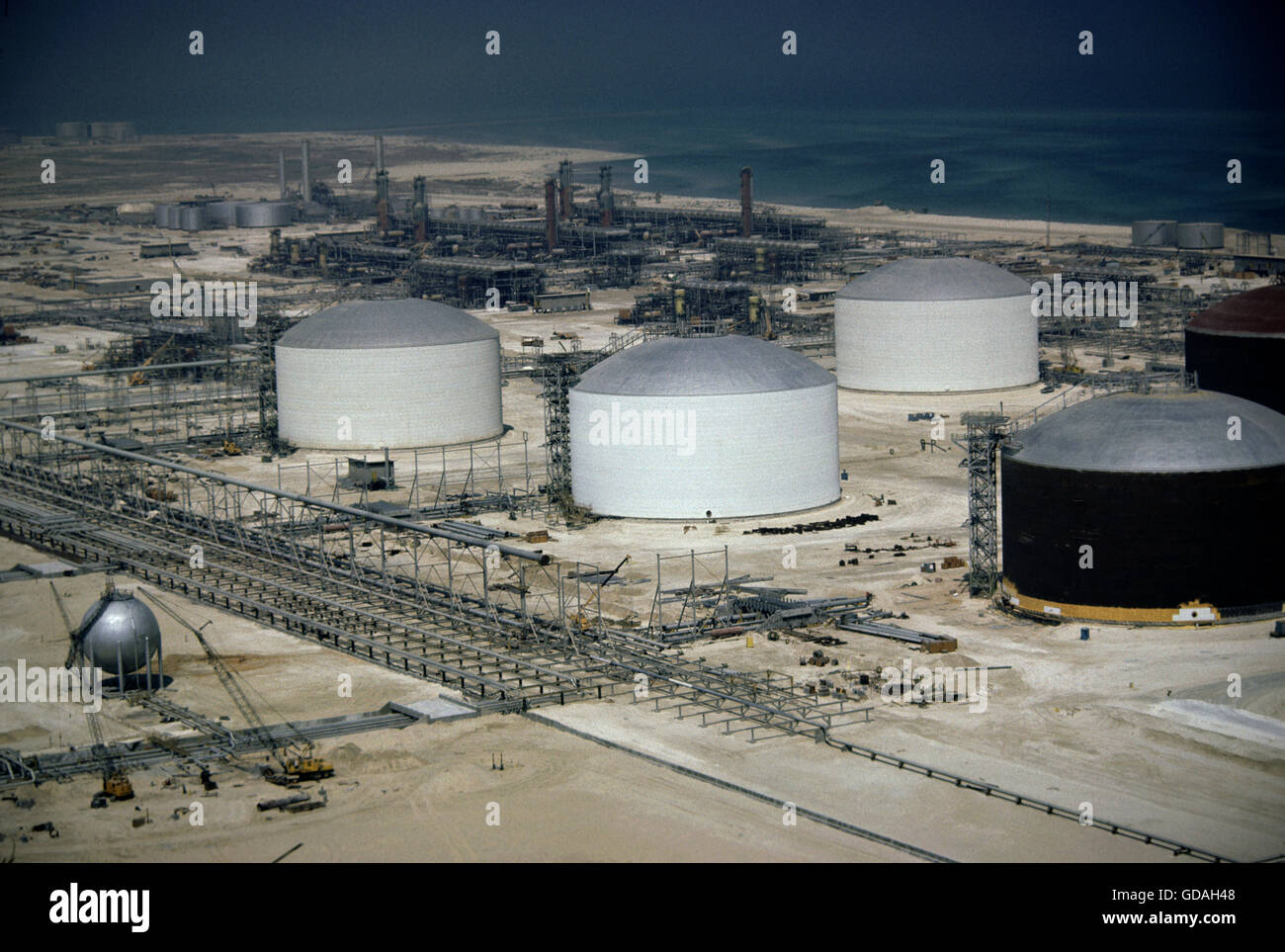 Saudi aramco pipeline hi-res stock photography and images - Alamy