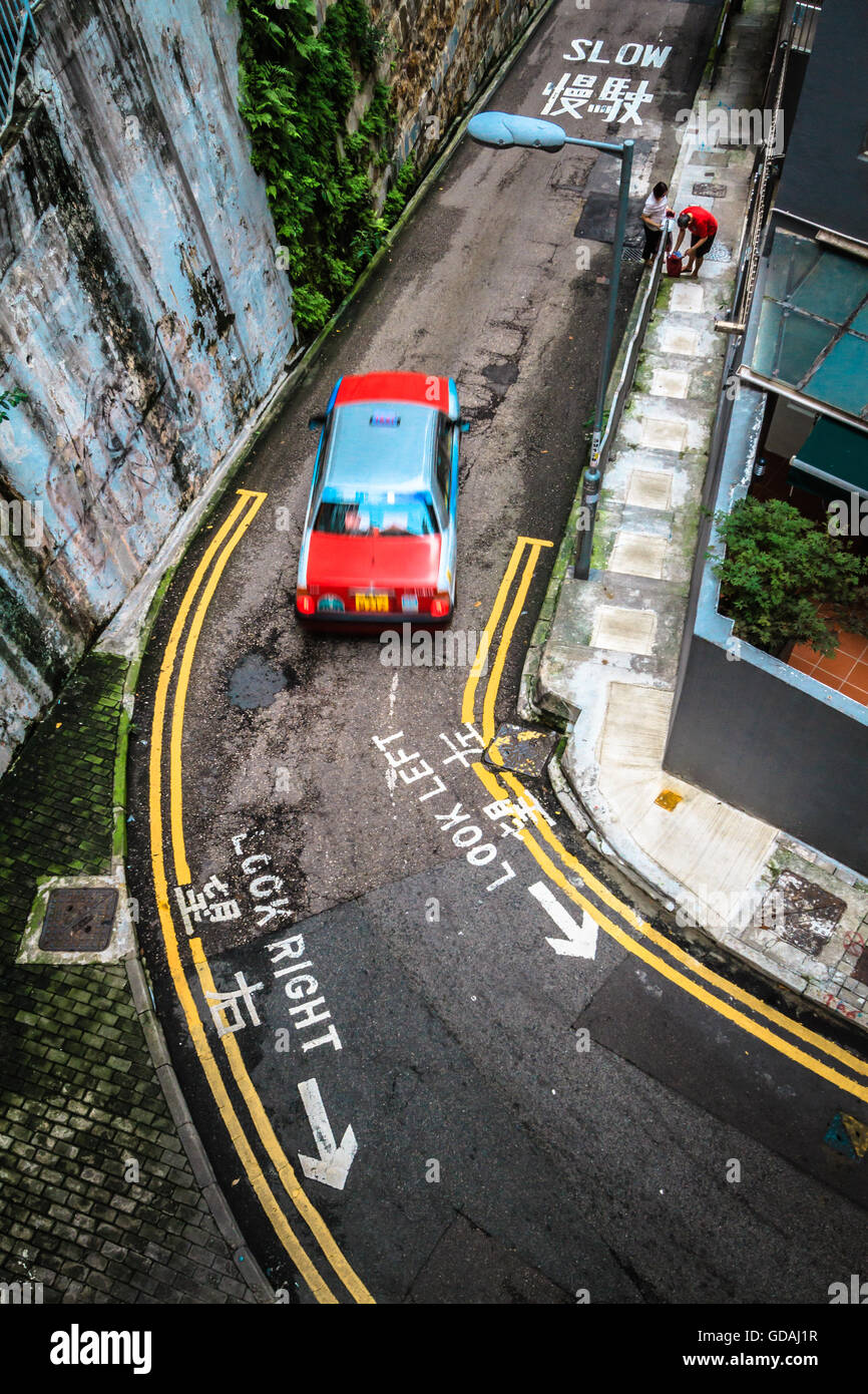Taxi in busy streets hi-res stock photography and images - Alamy