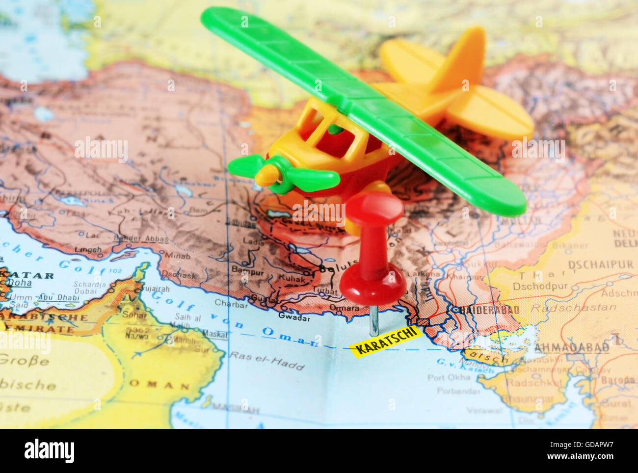 Pakistan map with red pin hi-res stock photography and images - Alamy
