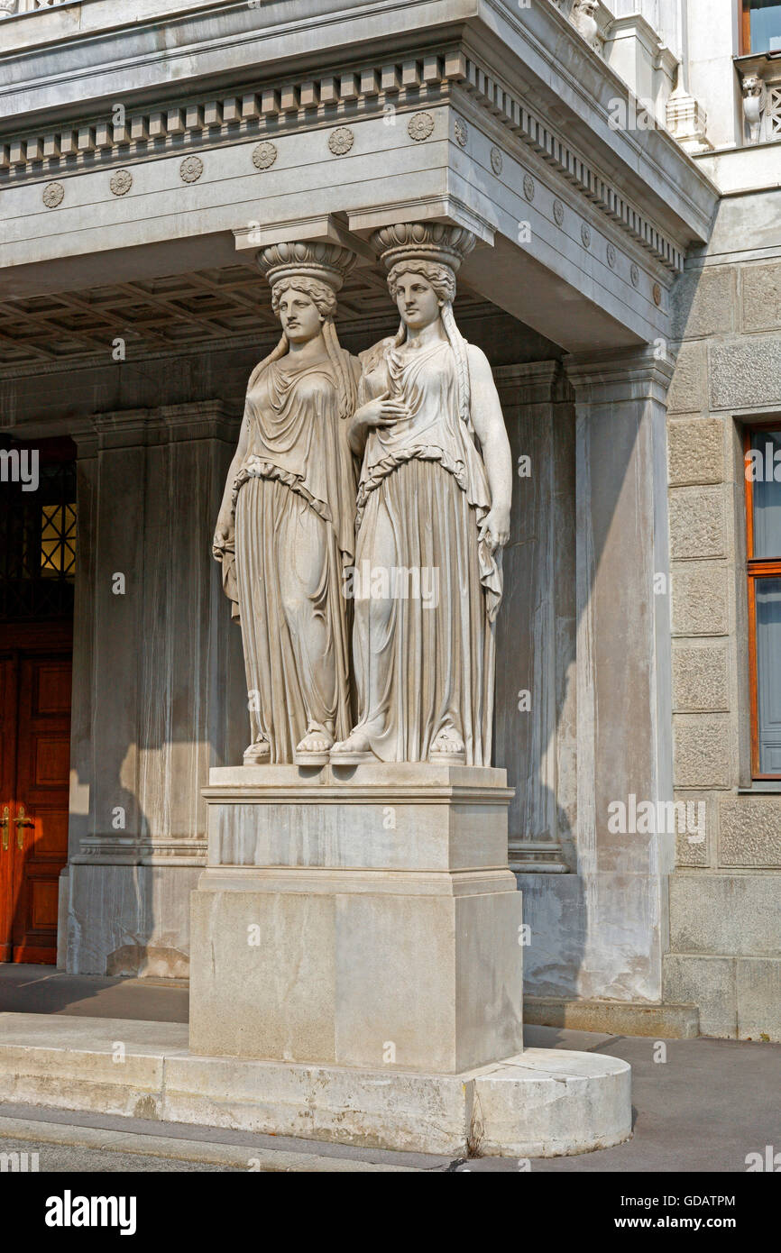 Statues parliament building vienna hi-res stock photography and images ...