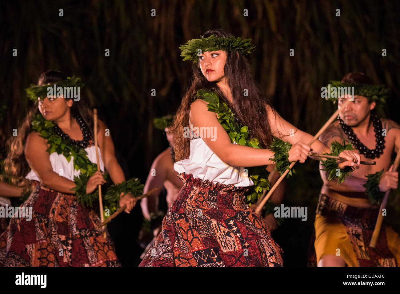 Hawaii luau dance hi-res stock photography and images - Alamy