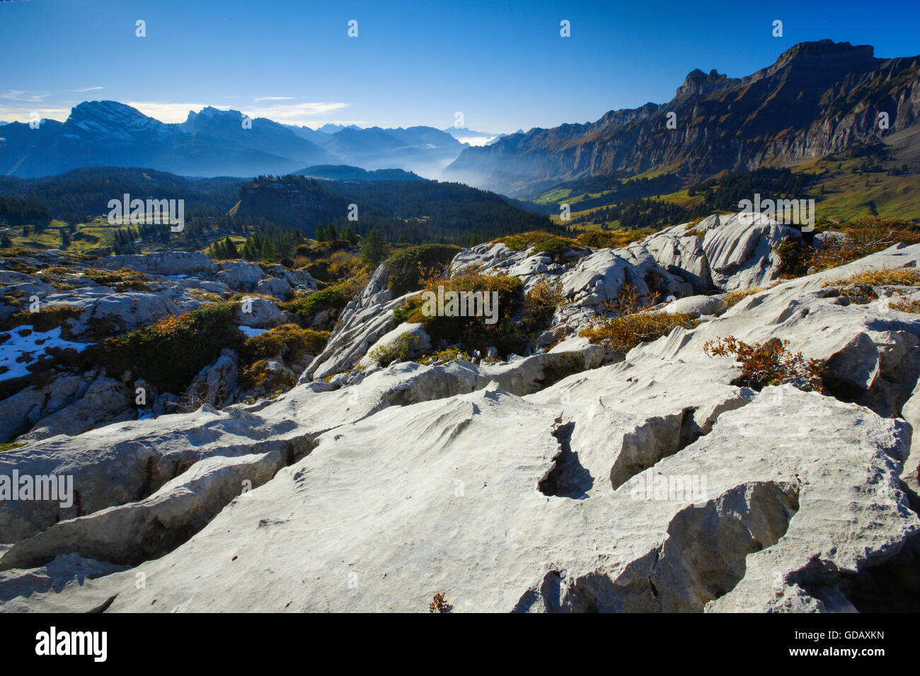 Karst country hi-res stock photography and images - Alamy