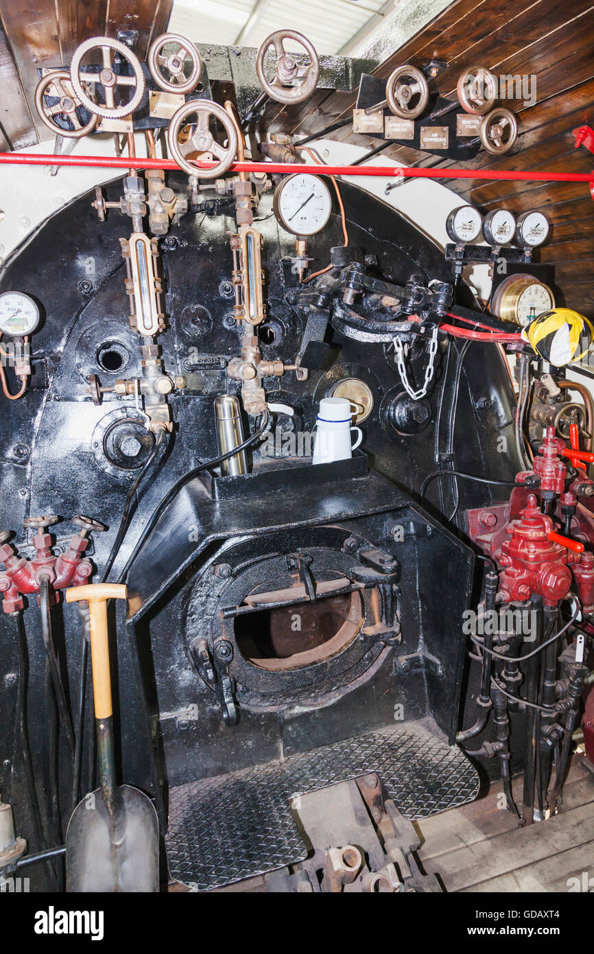 Steam Train Footplate Stock Photos & Steam Train Footplate Stock Images ...