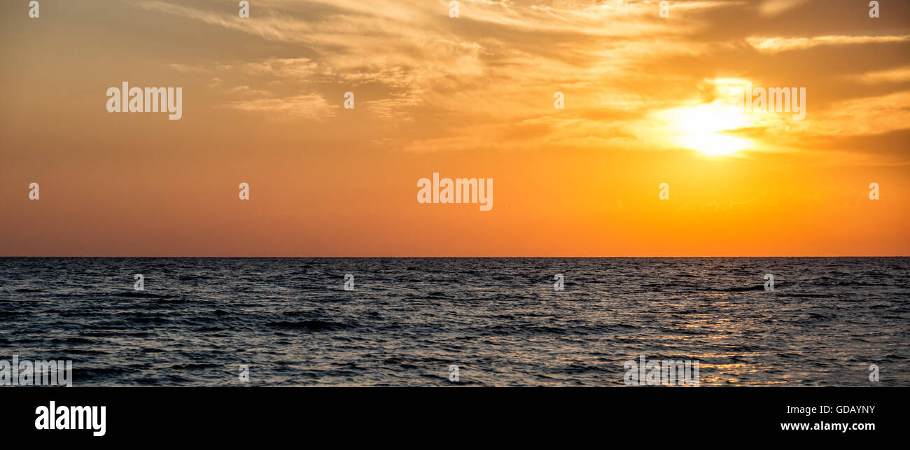 rising sun on the sea Stock Photo - Alamy