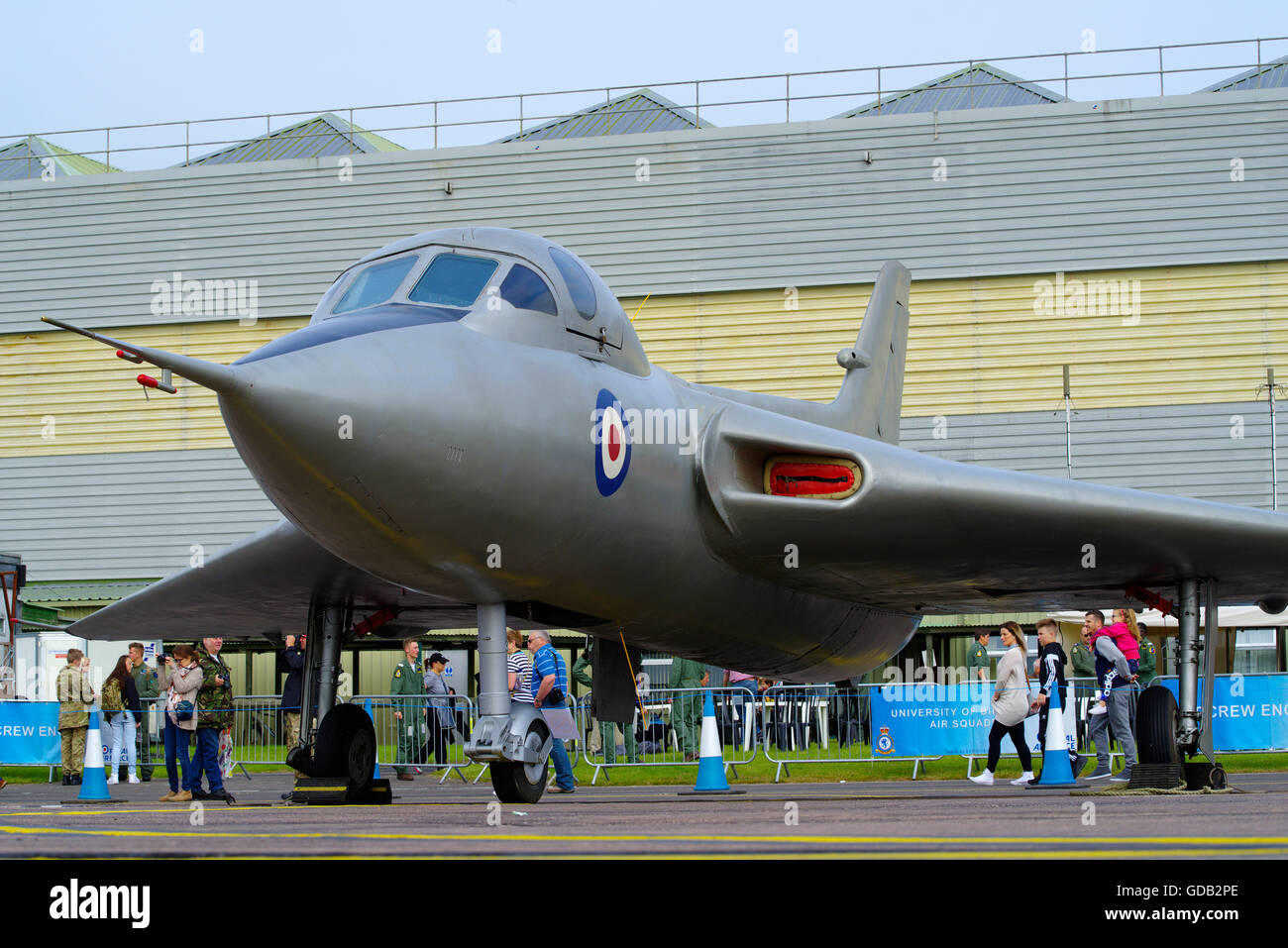 Delta wing aircraft hi-res stock photography and images - Alamy