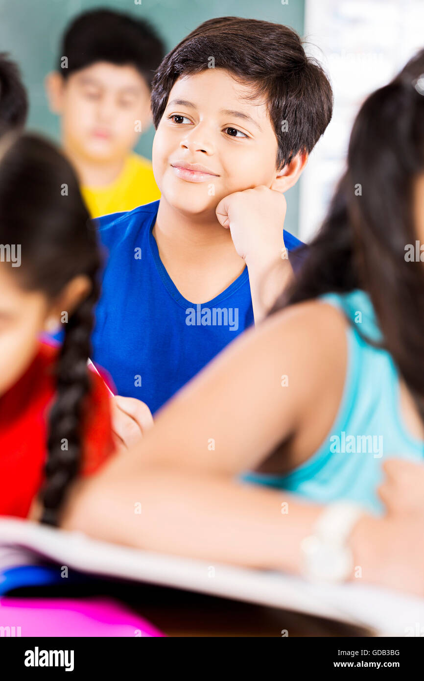 Kids in a classroom hi-res stock photography and images - Alamy